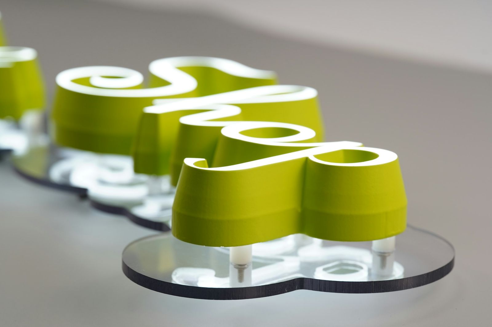 Neon signs - how they work, how they perform and are there alternatives ...