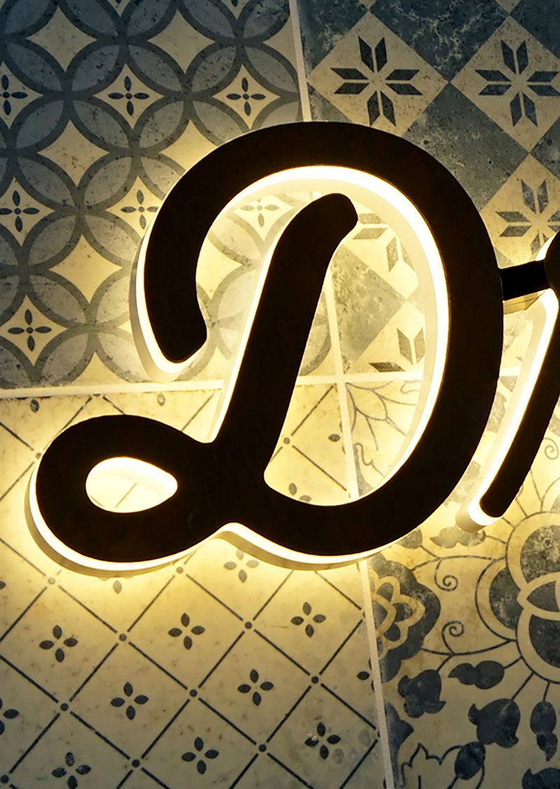 Neon signs - how they work, how they perform and are there alternatives ...