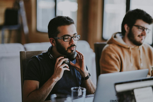 Balancing B2B Lead Generation and Content Creation: Checklist and Tips for Technology Companies with AI Assistance