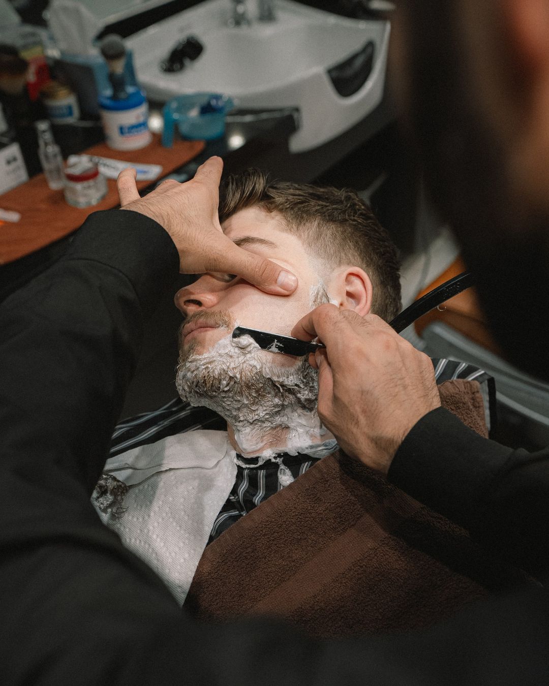 How to Choose the Right Fade for Your Face Shape - Rendezvous Barbers