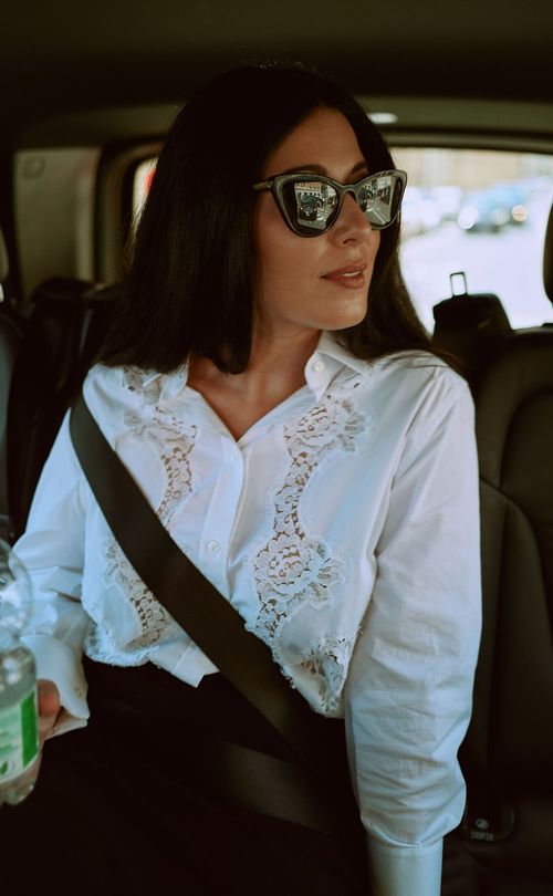 Biography - Elizabeth Tabish