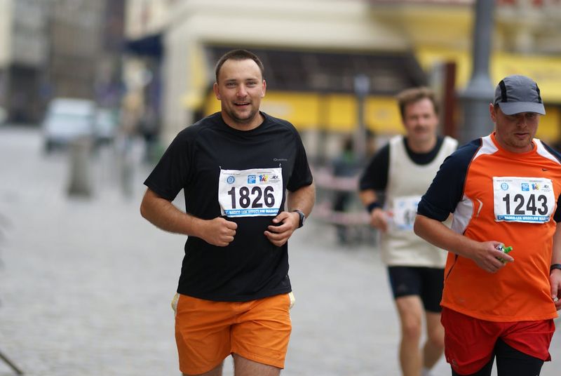 How To Run a Sub-2 Hour Half Marathon in 12 Weeks | The Running Week