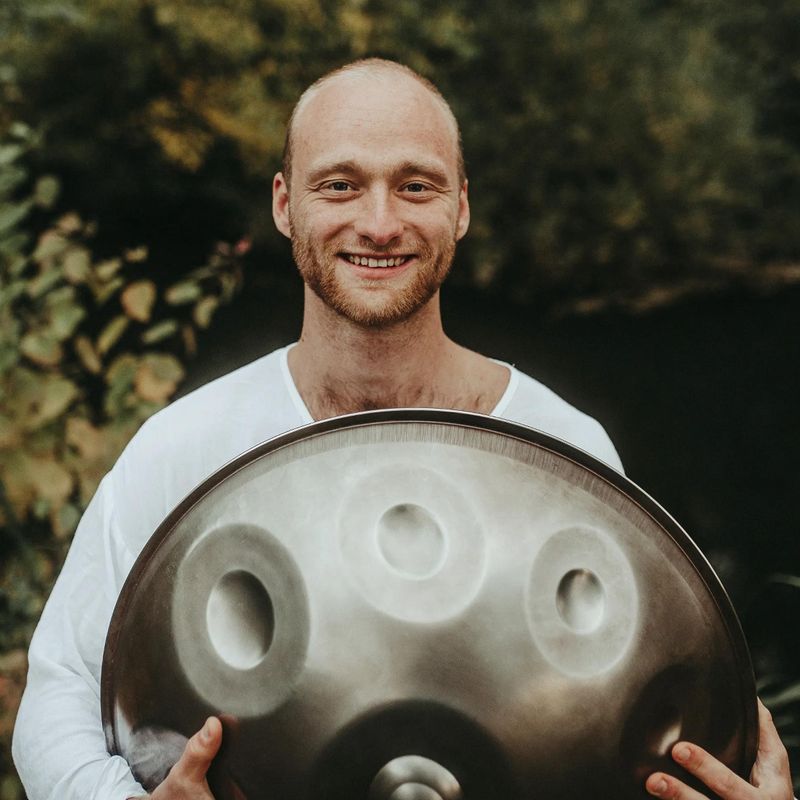 Malte Marten teaches handpan | Masterclass on MasterTheHandpan.com