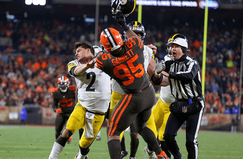 How Referees Manage Player Protests and On-Field Disputes in the NFL