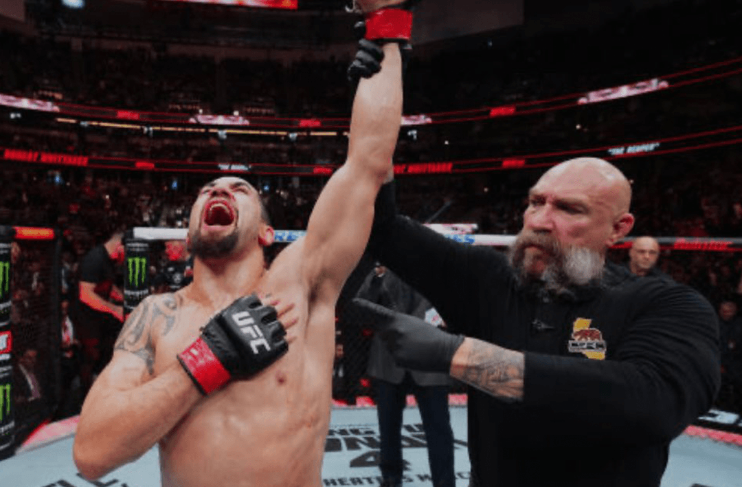Refereeing in Combat Sports: How Officials Ensure Fighter Safety in ...