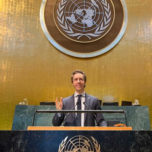 Biography | Craig Kielburger