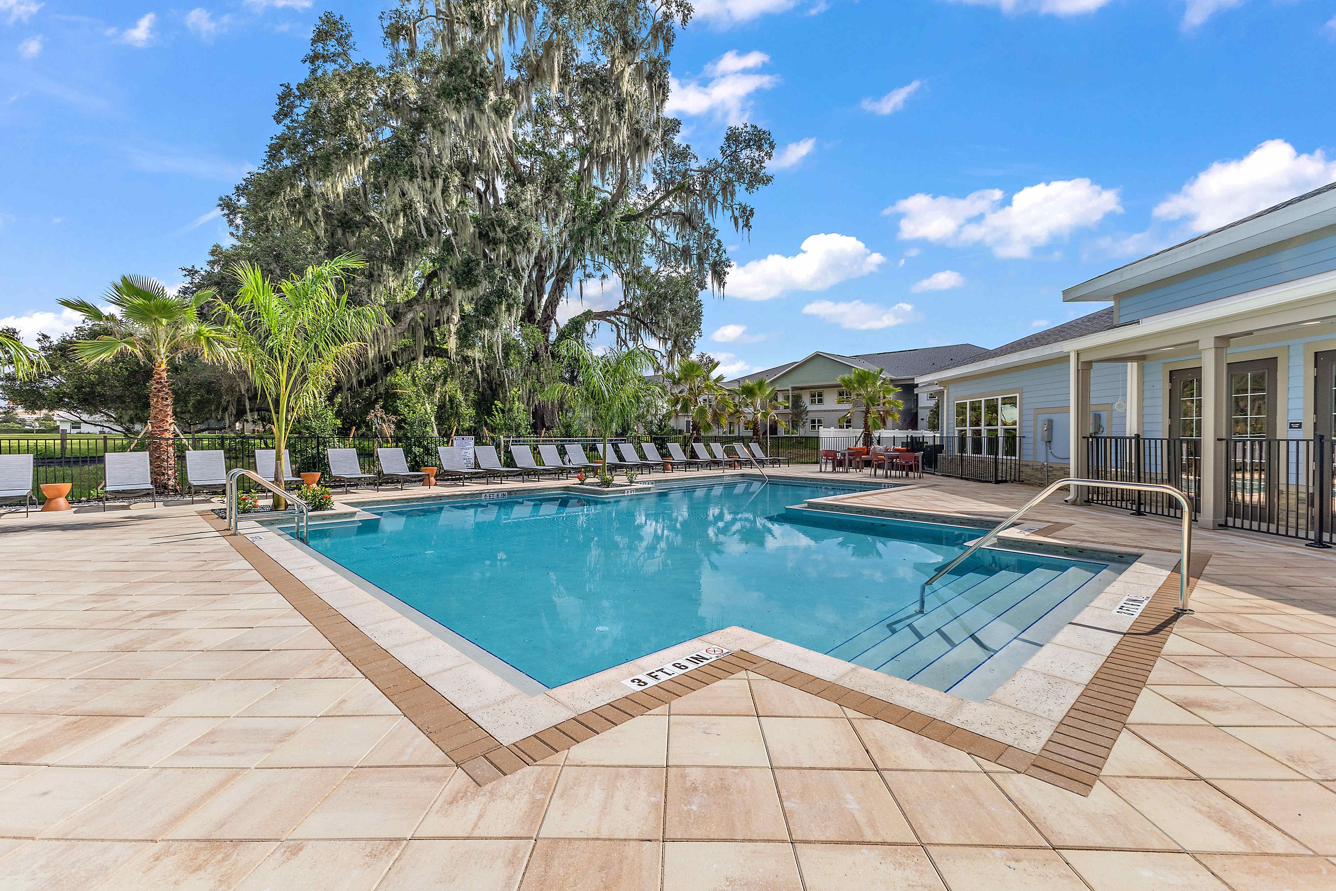 Luxury 1, 2, 3 Bed Apartments Wildwood FL | Magnolia at Powell