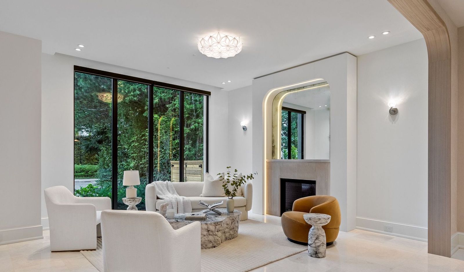 Home Staging, Interior Design & Curated Home Furnishings