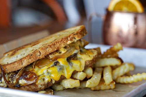 Craft Beer, Cocktails & Scratch Kitchen | The Crafty Dog Sports Bar Kearney