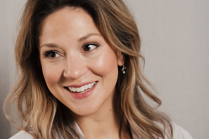 DIY vs Professional Teeth Whitening: What's The Difference?
