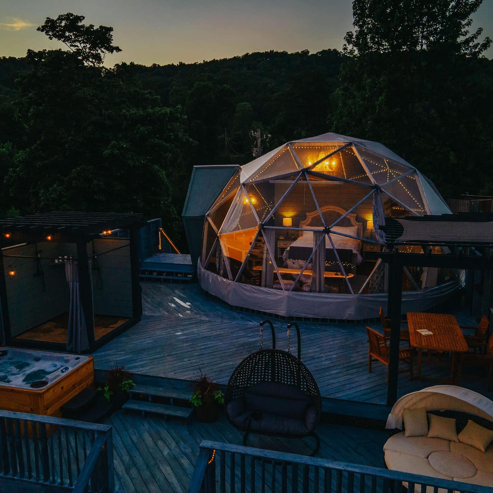 The Majestic Treehouse - Bolt Farm Treehouse