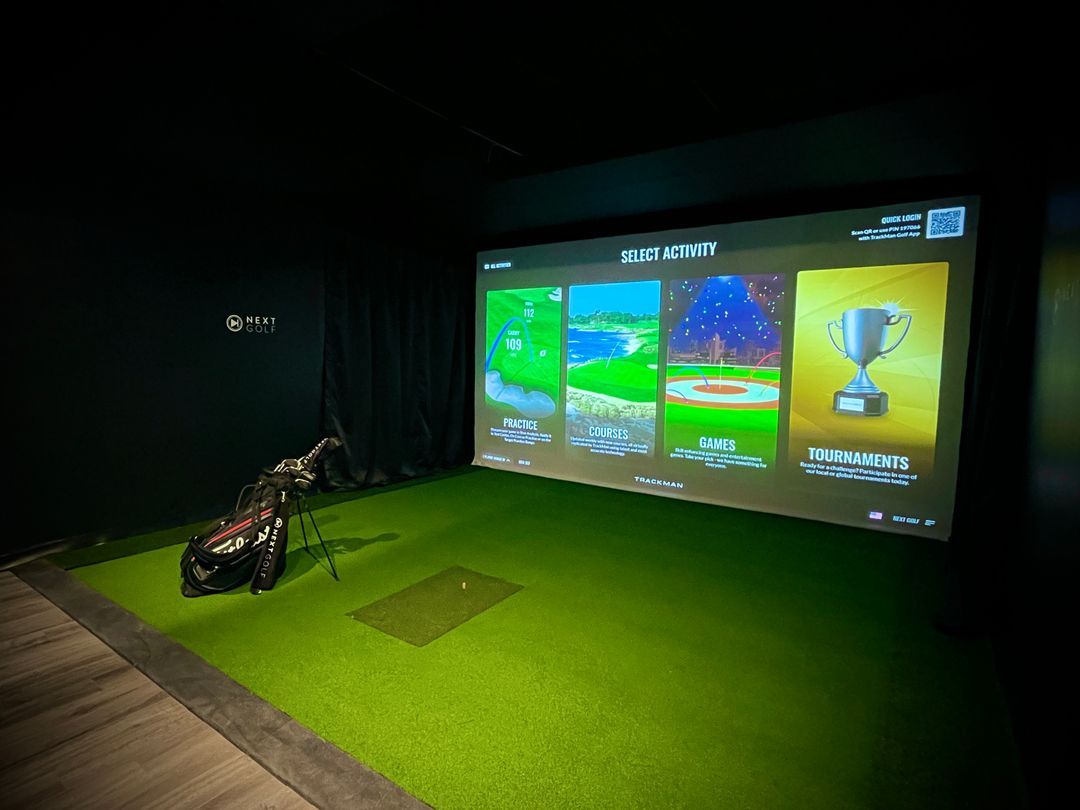 Whitby Indoor Golf Driving Range with Simulators & Screen