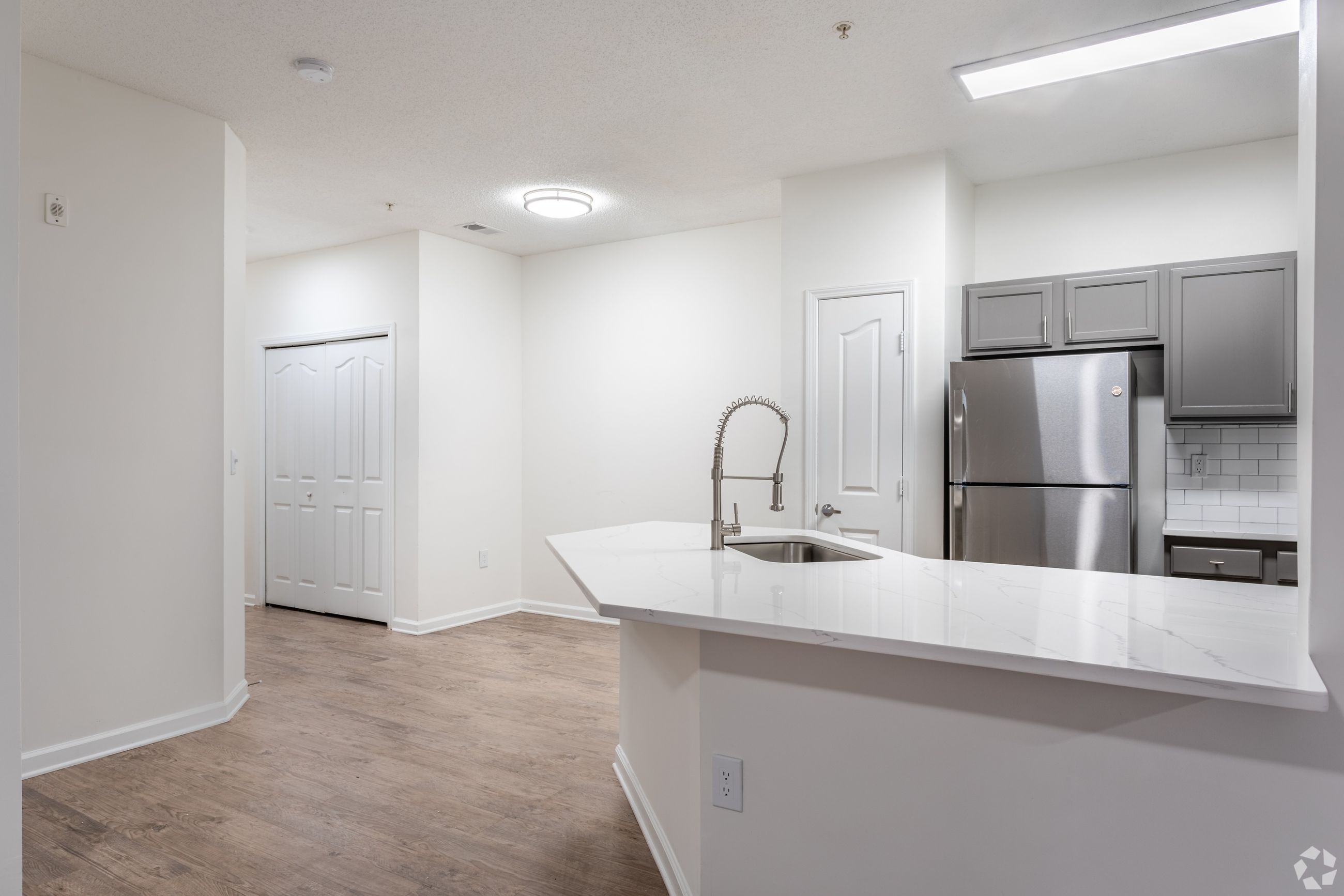 Luxury Apartment Atlanta - Atlanta Apartment for Rent | Overlook Ridge ...