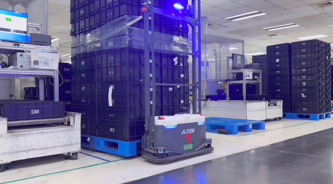 Applications of Automated Guided Vehicles (AGVs) — How AiTEN Robotics ...
