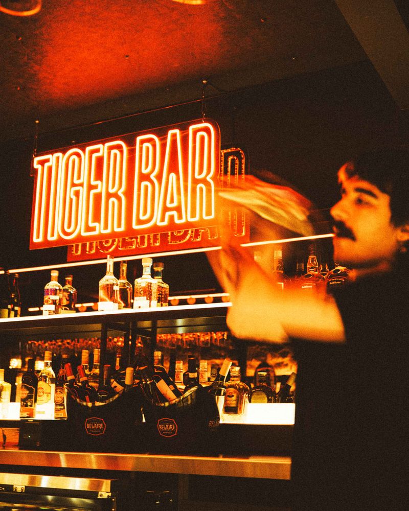 Tiger Bar - Bar Caché pour Cocktails Raffinés & late night snacks à Québec