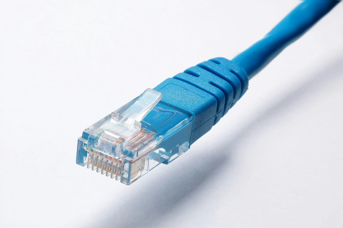 Ethernet vs Crossover Cable: Differences Explained