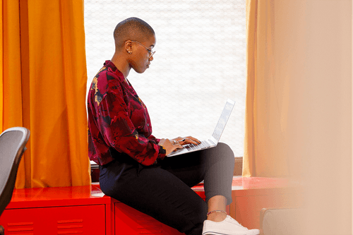 5 ways to wow new hires with welcome videos | Workleap