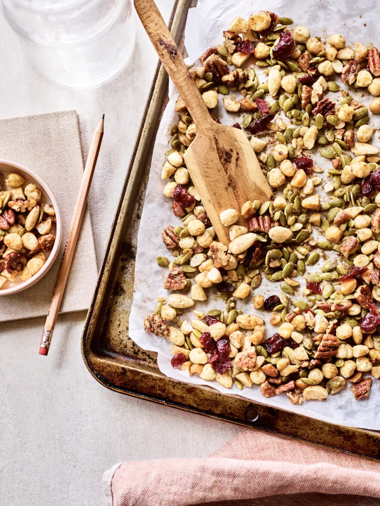 FODMAP Geroosterde noten met speculaas en gedroogde veenbessen ...
