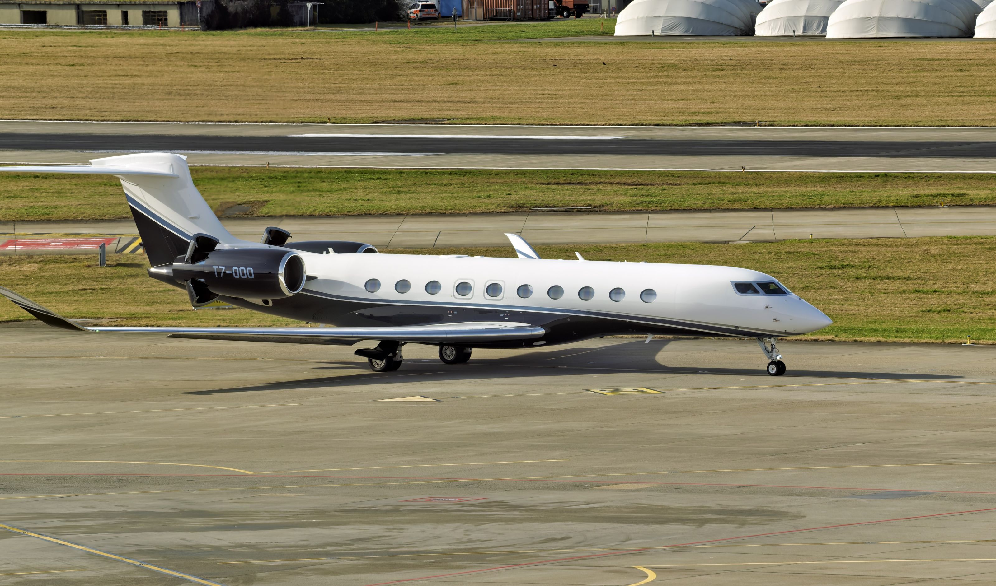 How Much Is It to Purchase a Private Jet? A Complete Cost Breakdown ...