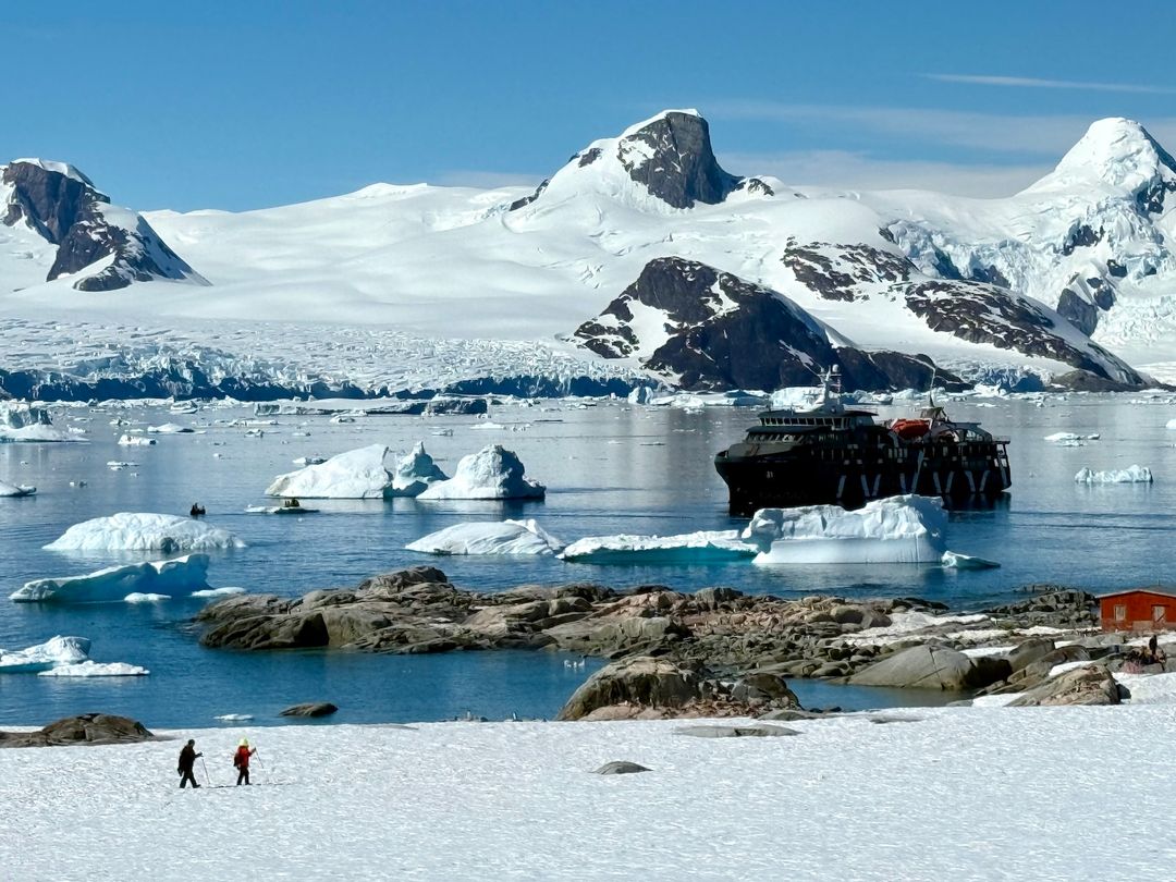 5 Famous Antarctic Explorers You Need to Know | A21