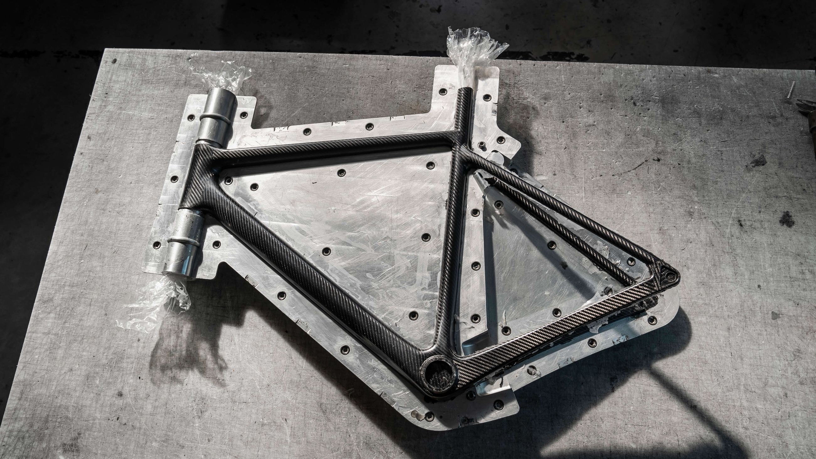 SWI Cycling: Custom Carbon Road Bikes