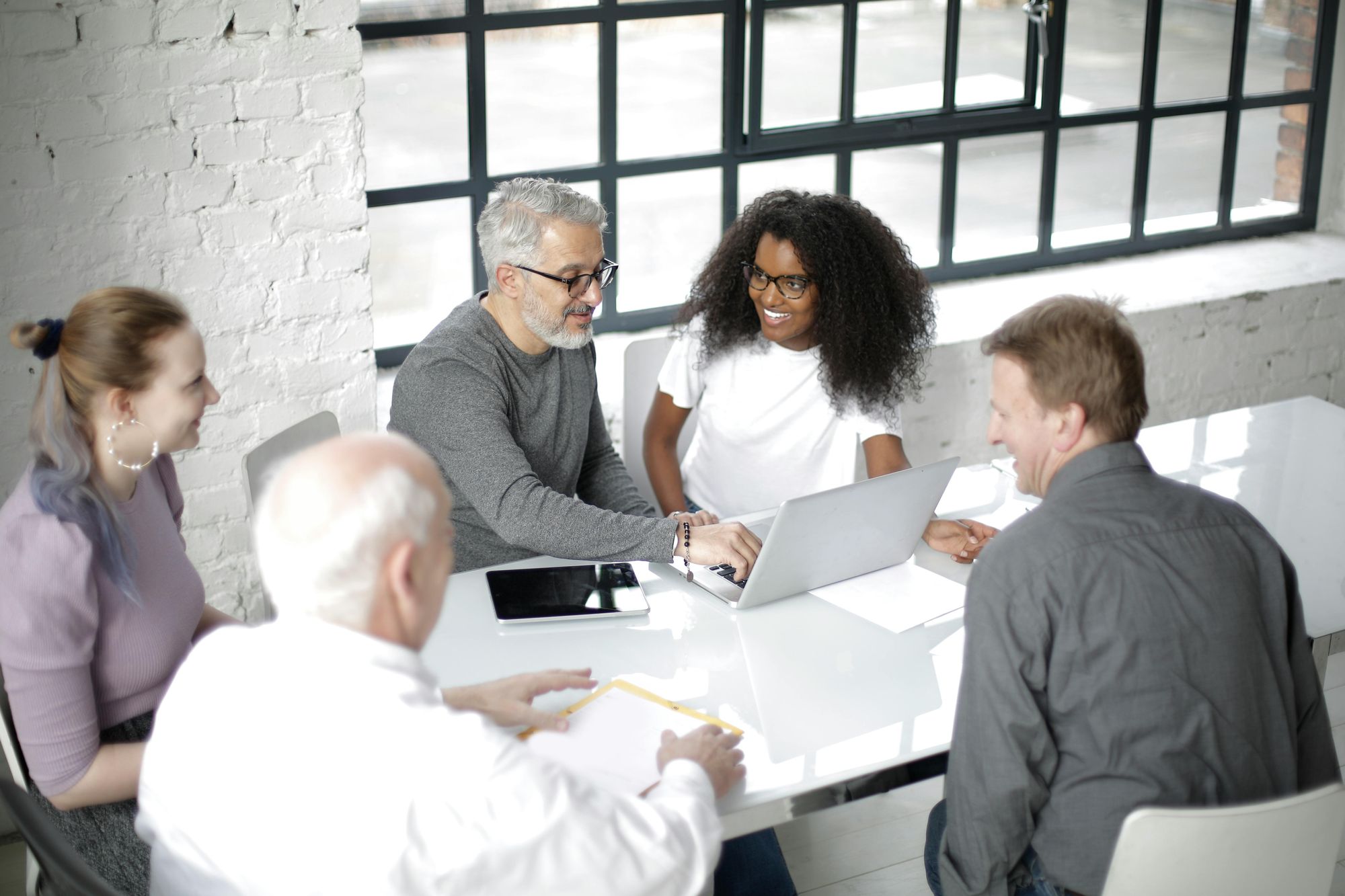 Senior Connect: Tailored Job Opportunities for Senior Professionals