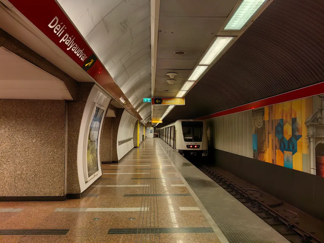 👉 Línea M2 Metro Budapest: Guía con Mapa, Paradas y Horario