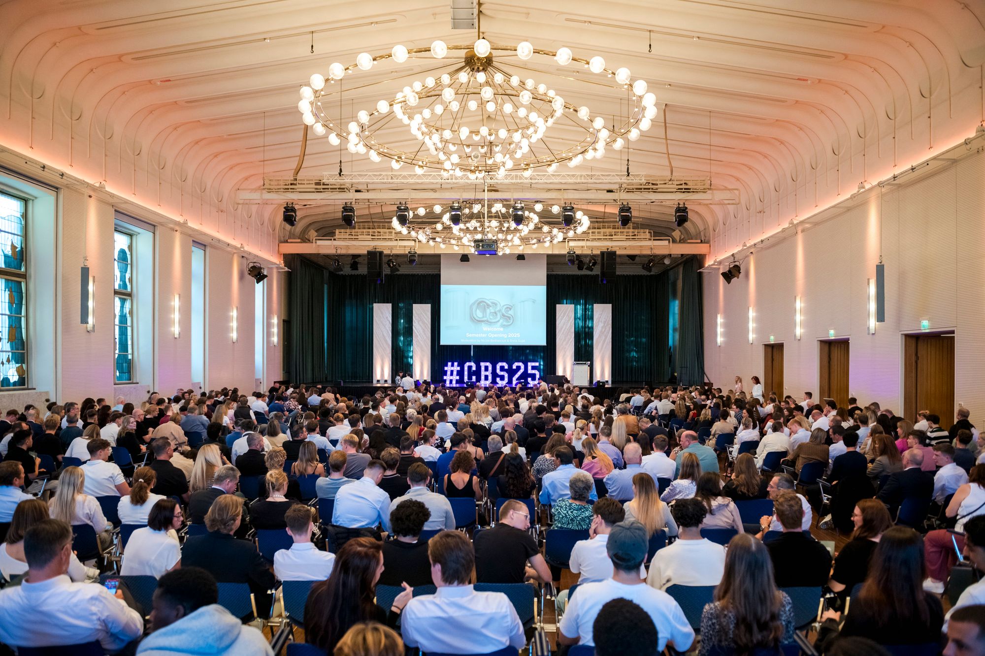 Dein Studium an der CBS University of Applied Sciences