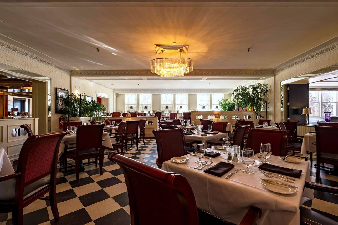 The Commodore Bar & Restaurant | Saint Paul Minnesota