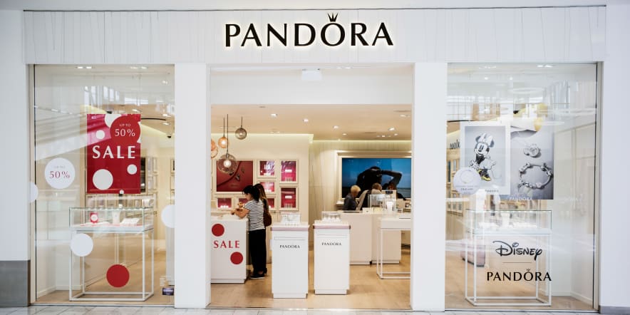 Pandora Shares Slide After CEO Retirement Announcement