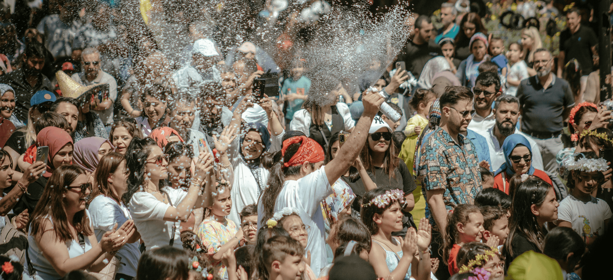 16 Best Inexpensive Group Activities for Work and Fun