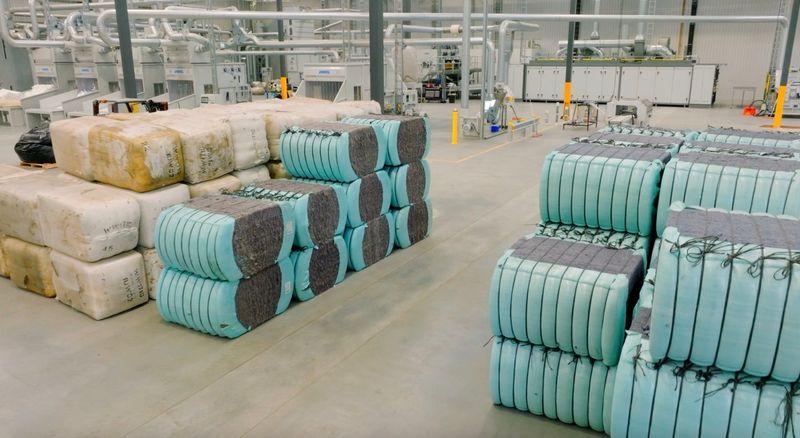 Sustainable packaging and building insulation solutions