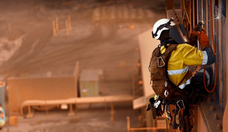 Fall Arrest Lanyards: What you should know