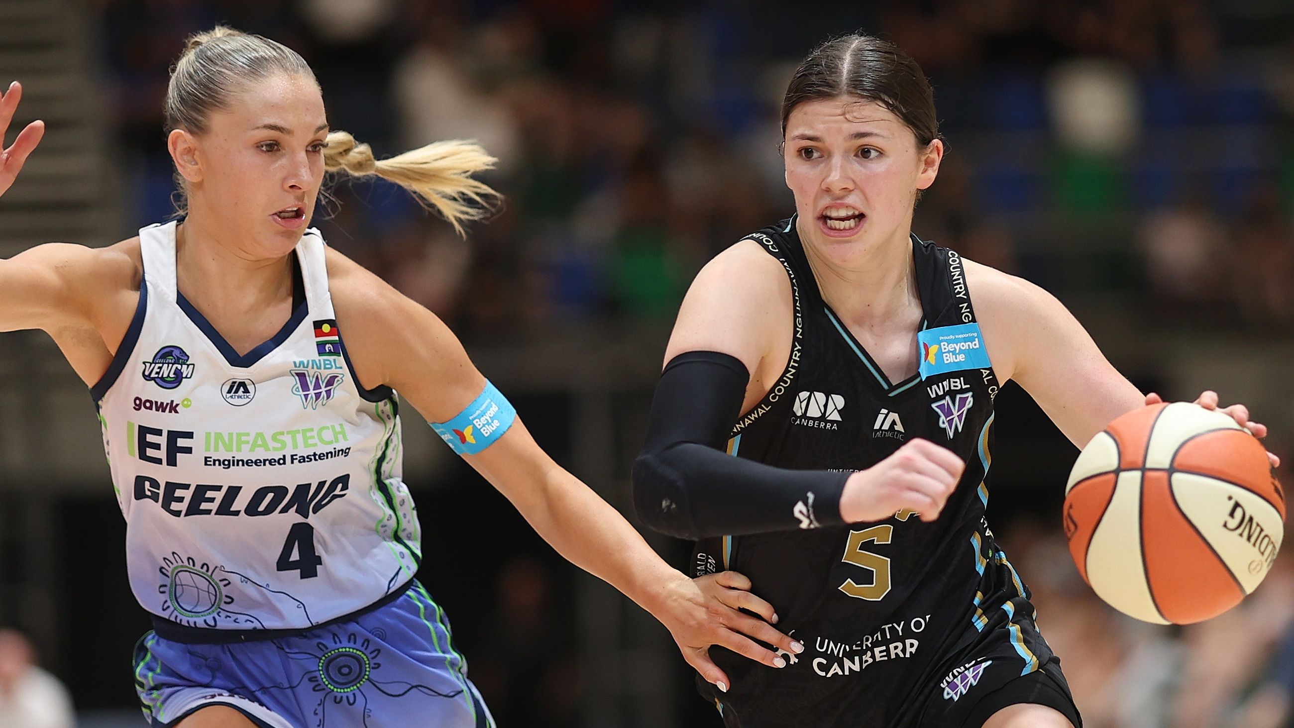 Capitals avoid Geelong's venomous strike to secure fourth straight win