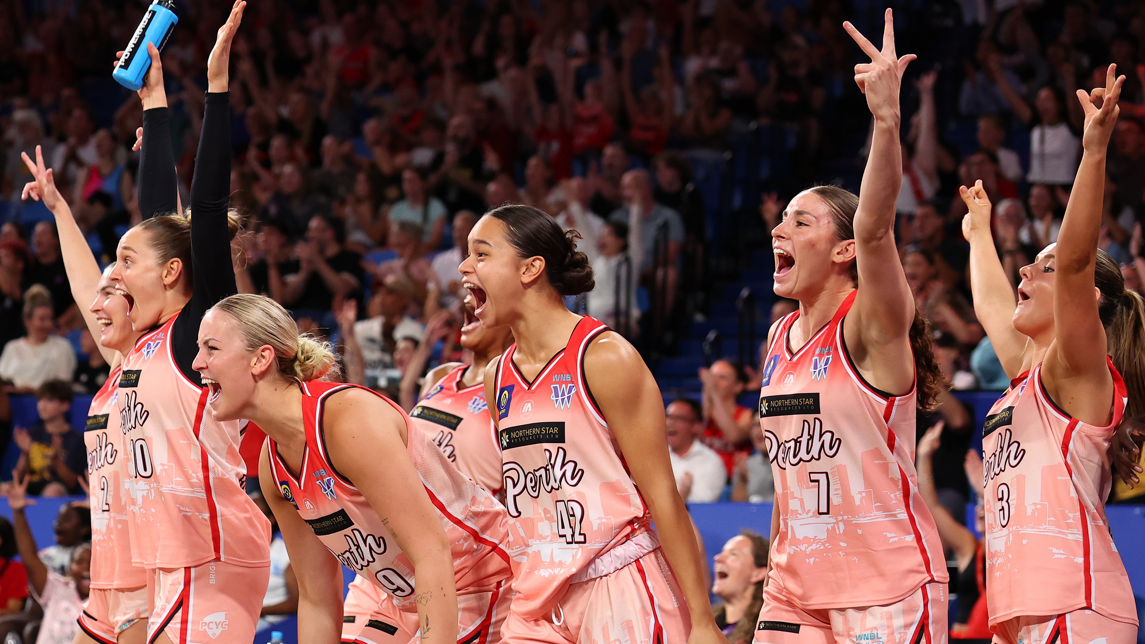 Lynx Claw their way back for a hometown victory