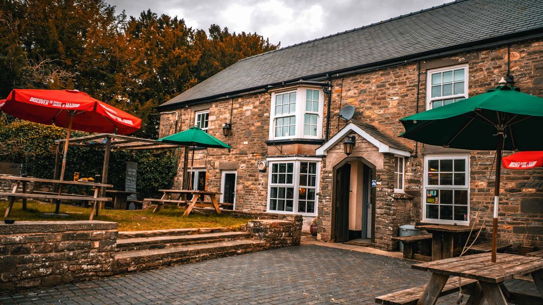 The Red Lion – Llangynidr