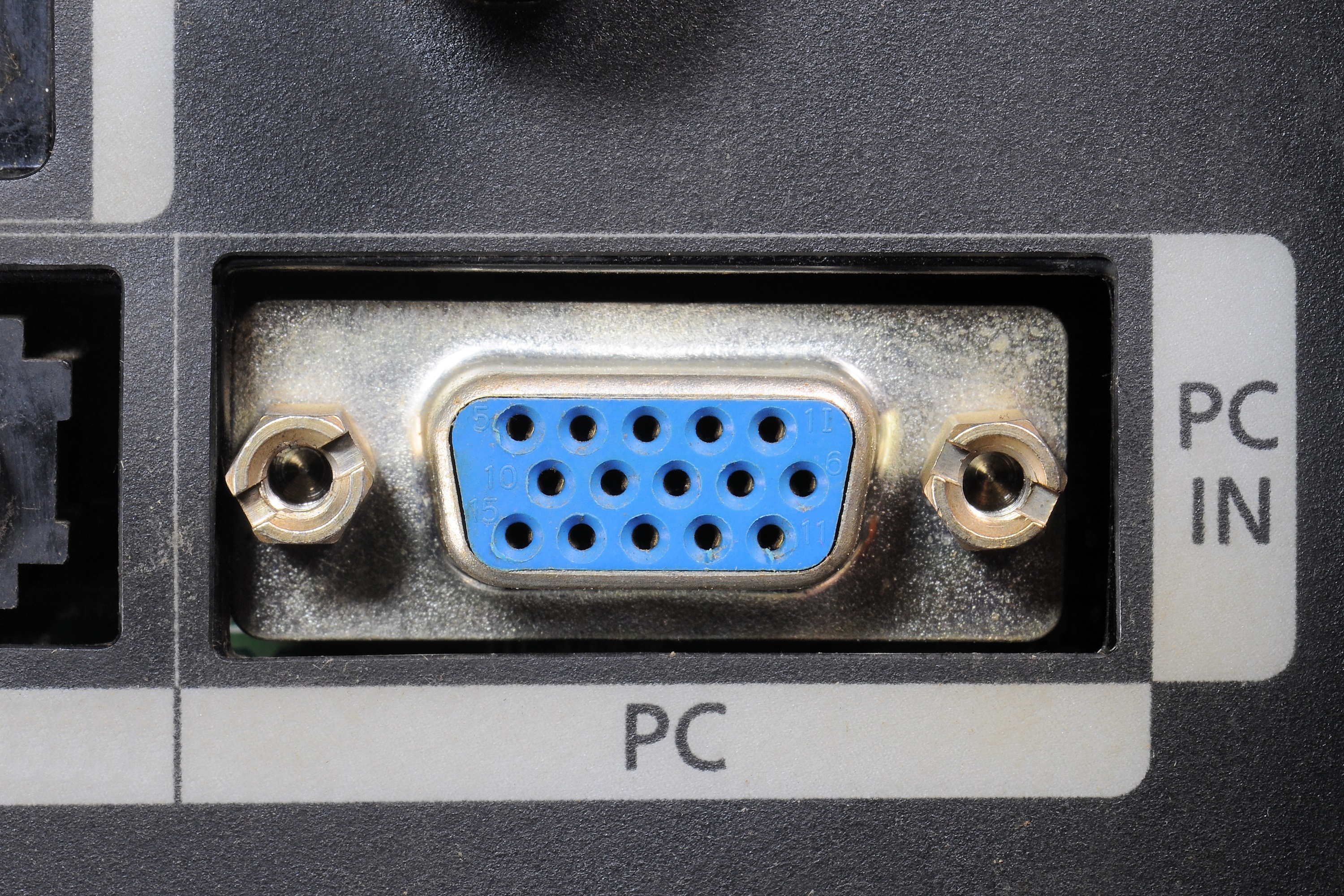 COM Port Cables for AV, Networking, and Legacy Devices | Monoprice