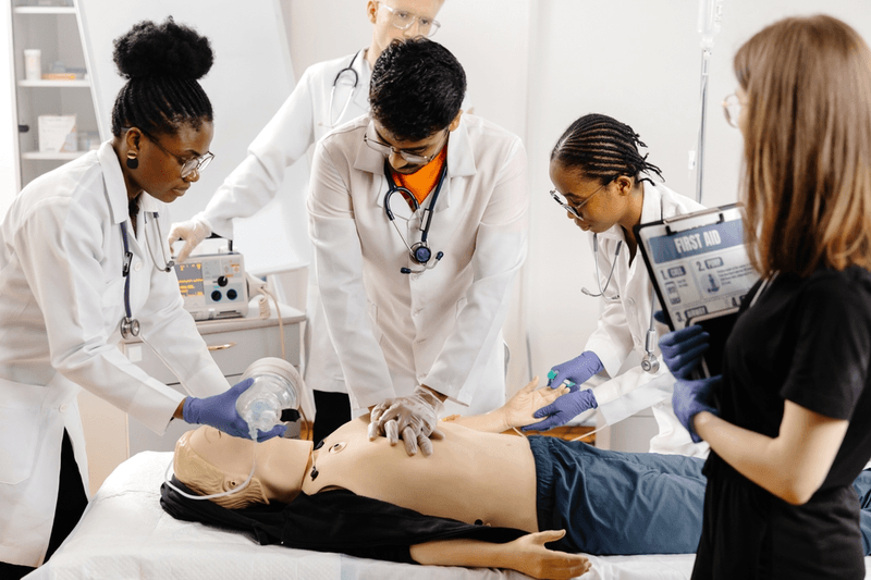 BLS vs ACLS: Key Differences Explained - ACLS