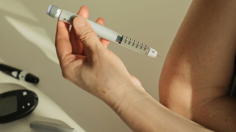 Czy analogi GLP-1 są dostępne bez recepty? Co warto wiedzieć o ...