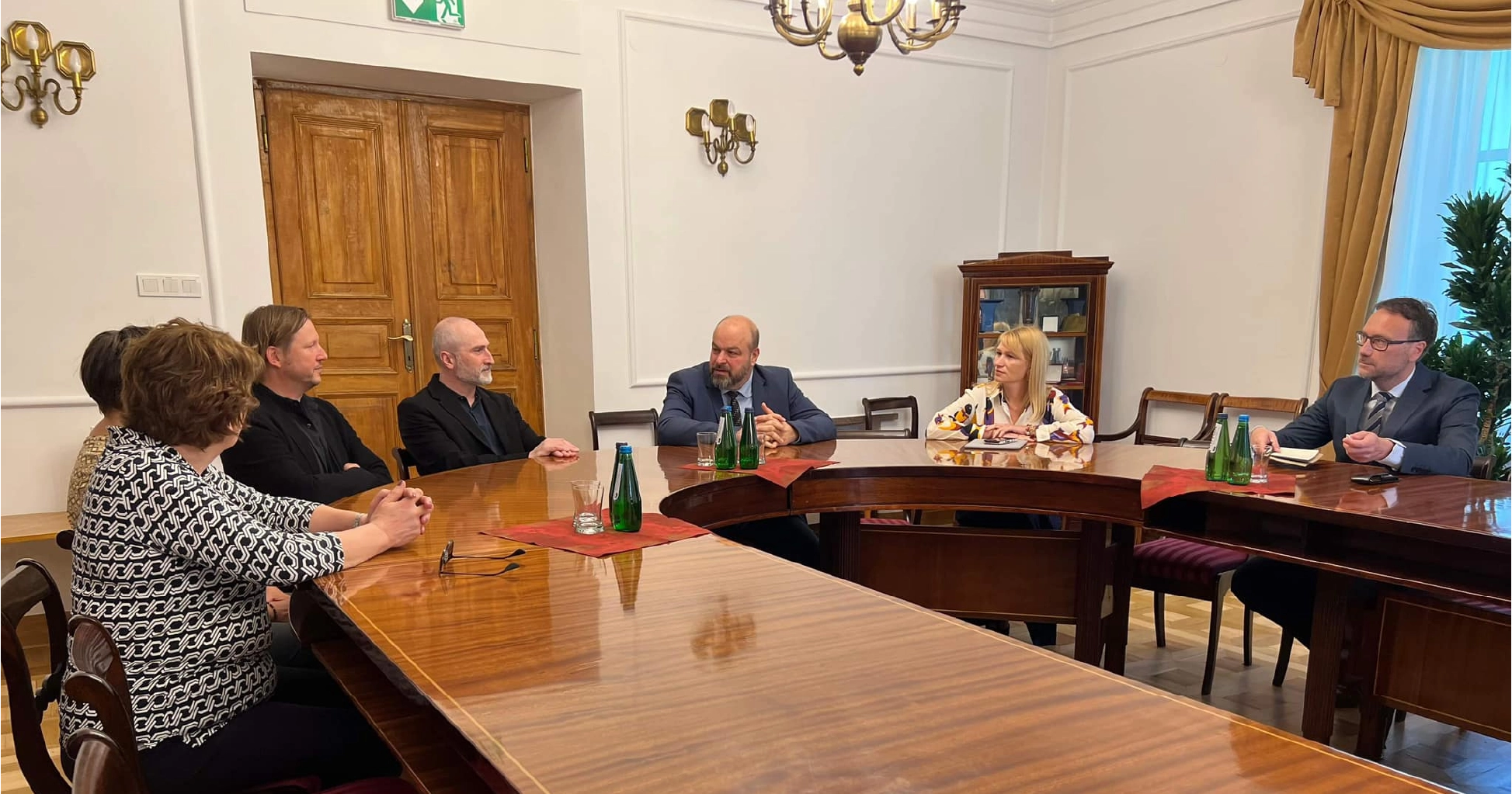 Giáo sư Karol Chrobak biến sự xao nhãng của điện thoại thành động lực ...