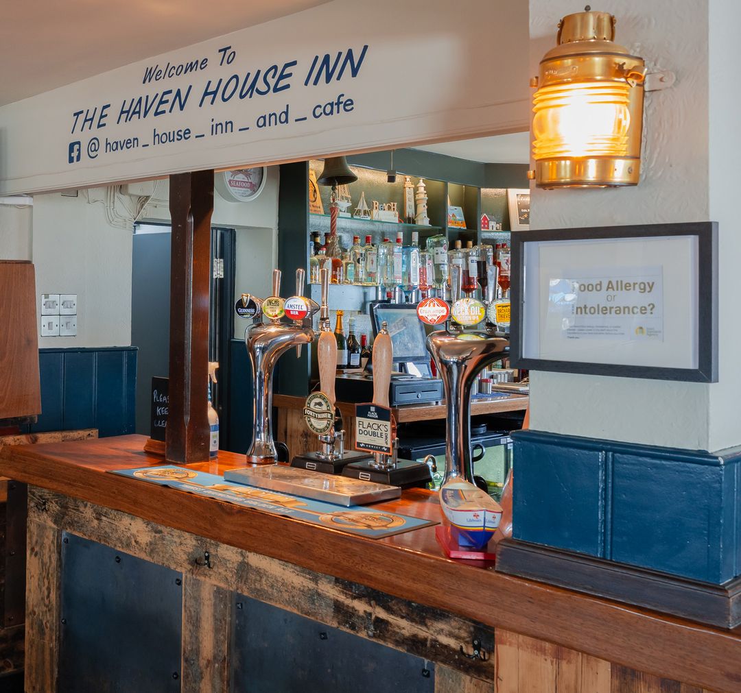 Seaside Pub and Café on Mudeford Quay