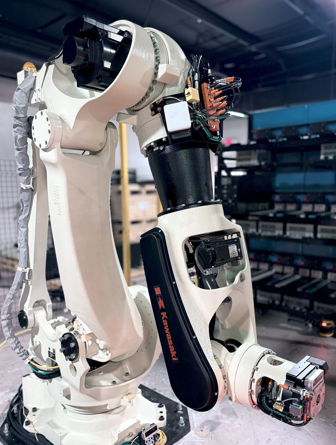 Lion Power — Autonomous Power Management for Forklift Fleets