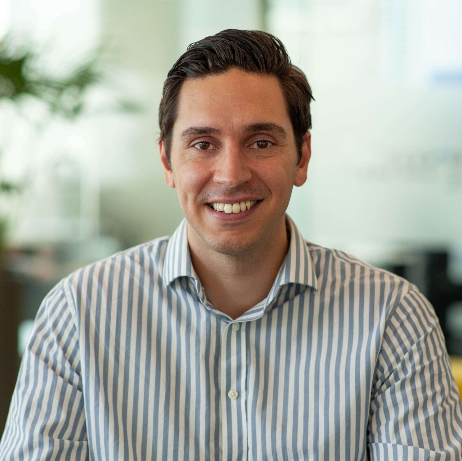 Federal Reserve holds interest rates steady, hints at 2016 hike