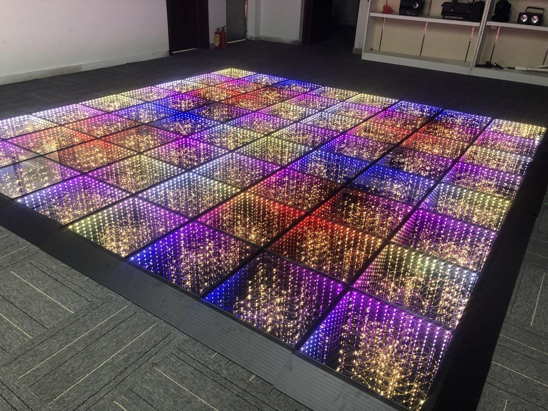 Linear mesh curtain LED ~ Street Co