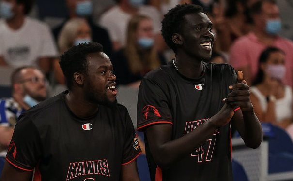 The Fast Break feat. Max Darling and Akoldah Gak | Illawarra Hawks