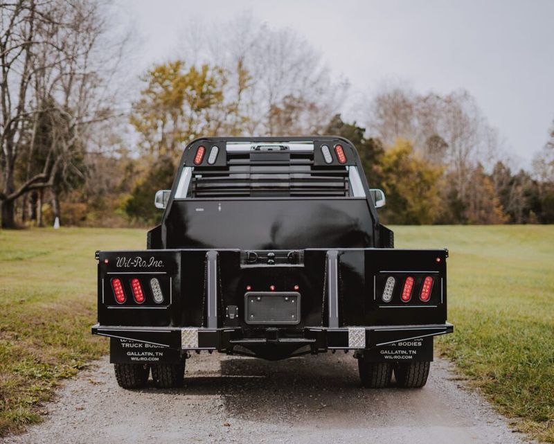 Skirted Flatbed | Skirted Series | Made by Wil-Ro